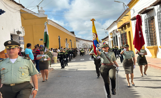La Policía Nacional, alma y escudo del desfile patrio en Mompox ...